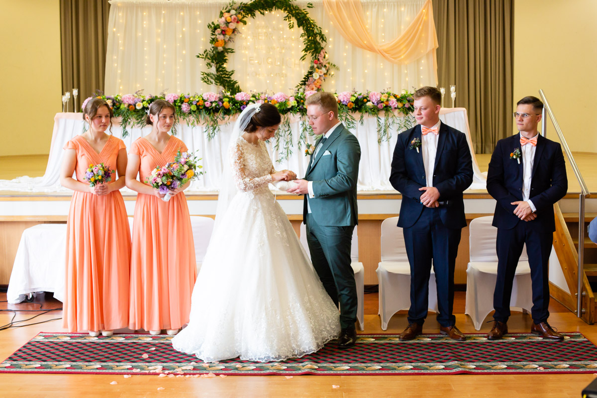 Baptisten-Hochzeit: Ablauf der Trauung Traditionen und Tipps